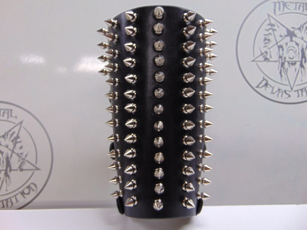 73 Small Spikes Leather Gauntlet