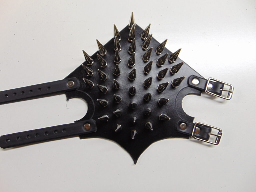EMPEROR ...LEATHER SPIKED SMALL GAUNTLET ..(MDLG0139)