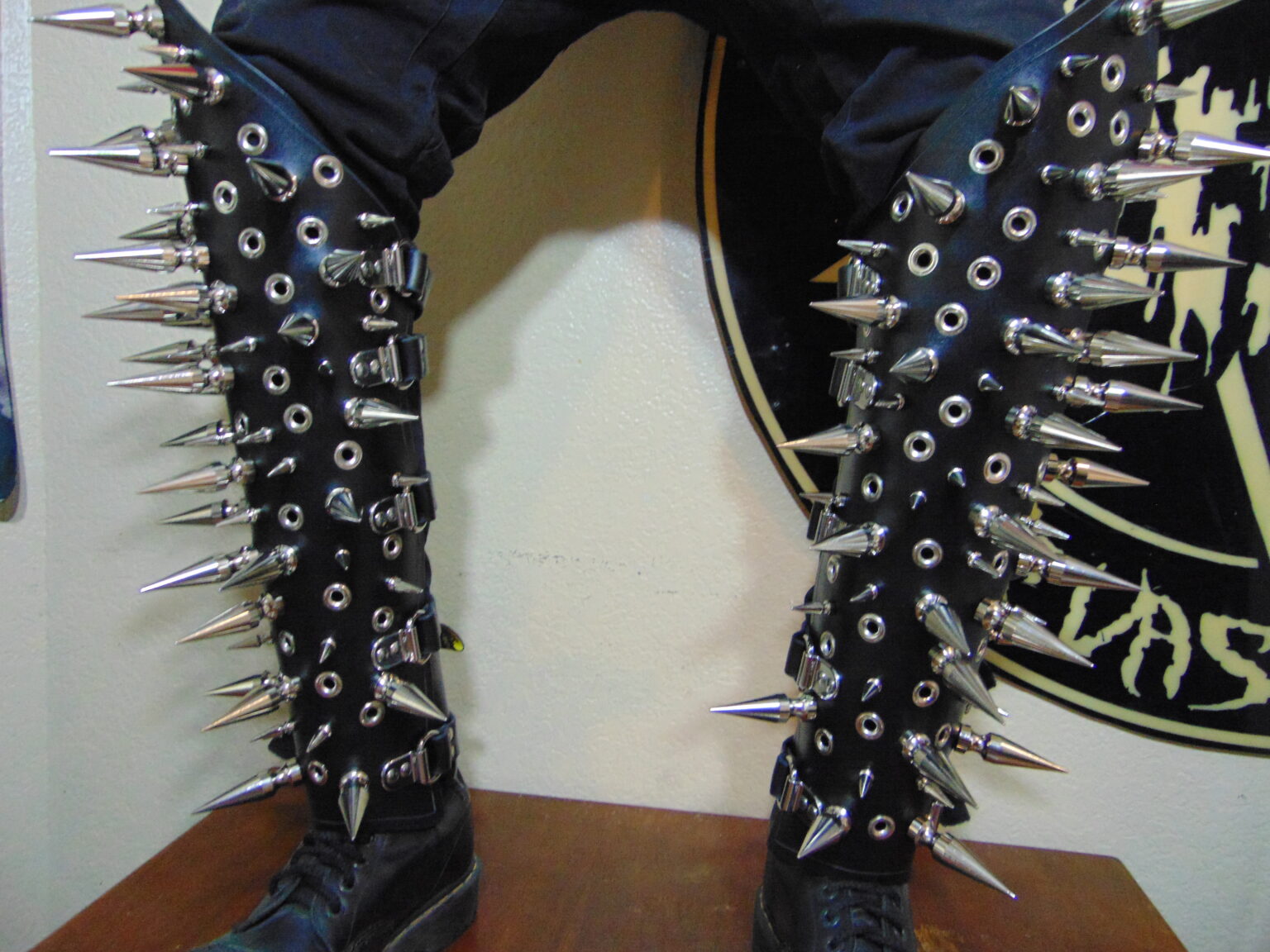 LEATHER SPIKED SHIN GUARD
