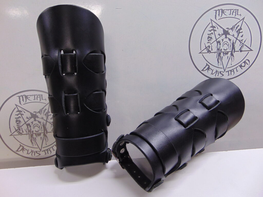 (TYPE OF NEGATIVE).....LEATHER GAUNTLET.(MDLG0050)