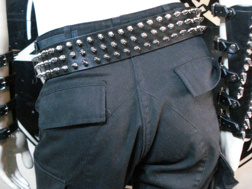 LUROR ...LEATHER OLD SCHOOL CHROME SPIKED BELT.....(MDLSB0303)