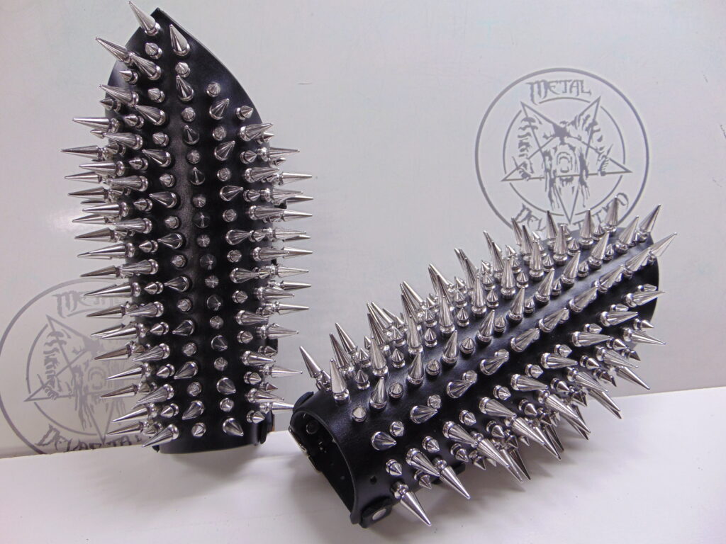 (GOD DETHRONED).....MONSTER MIXED SPIKE GAUNTLET (MDLG0220)