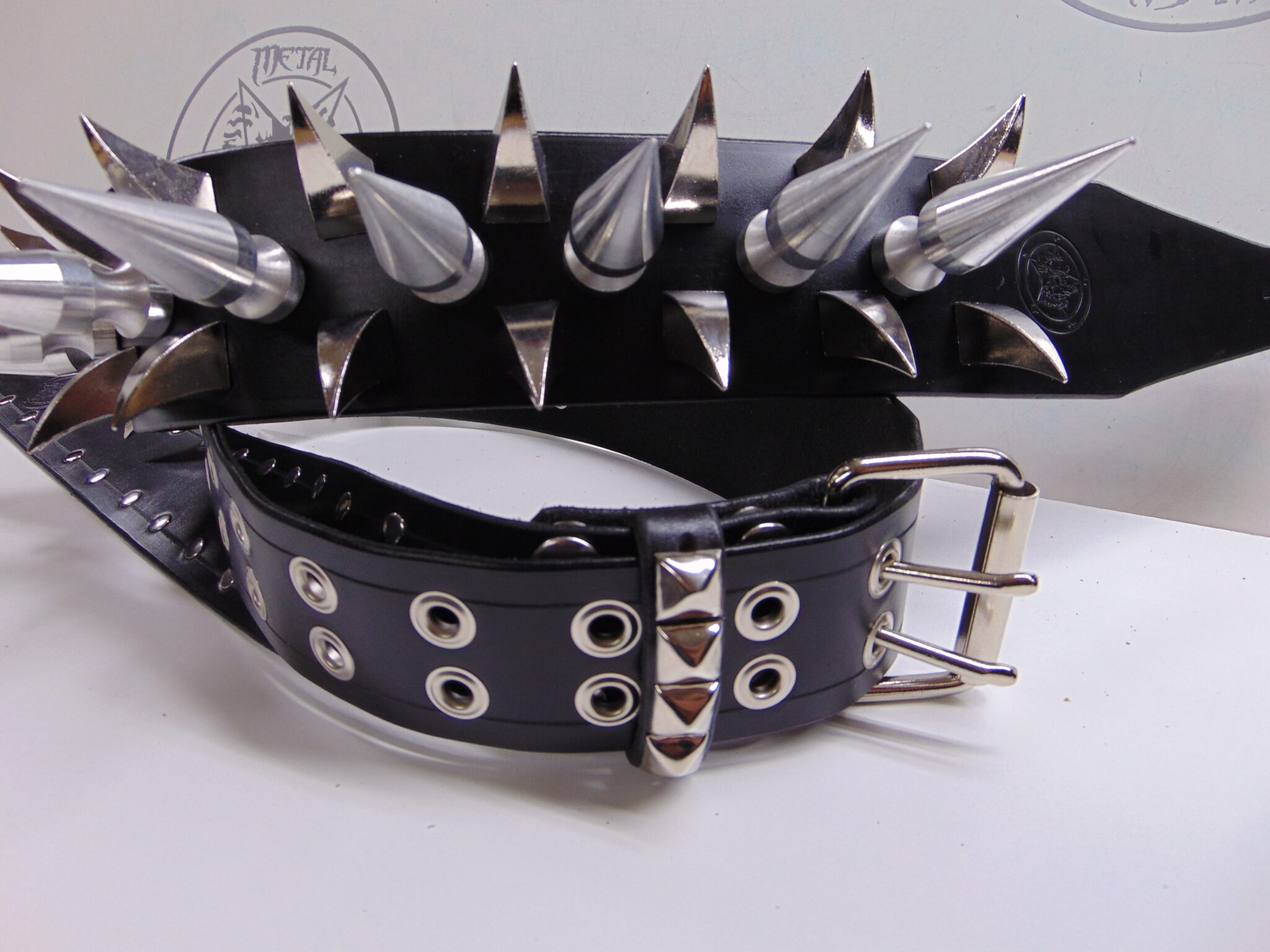 (CARNIVORE) LEATHER GIANT SPIKE GUITAR STRAP BUCKLE UP (MDLS0055)